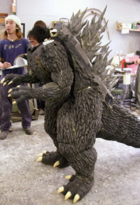 Godzilla_Graphic-Collection_2003_08 – Becoming Godzilla